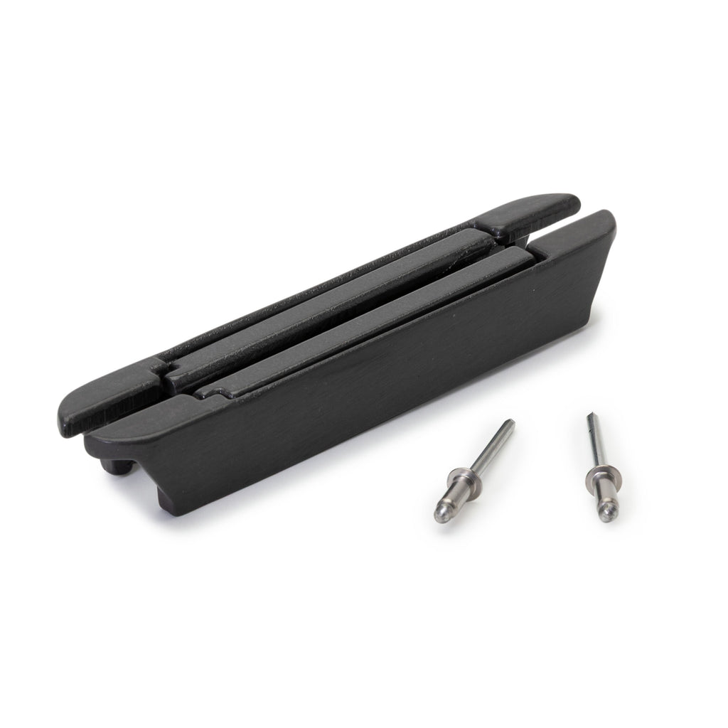 Sailfeeder, Size Large, including gate – Seldén Mast Inc